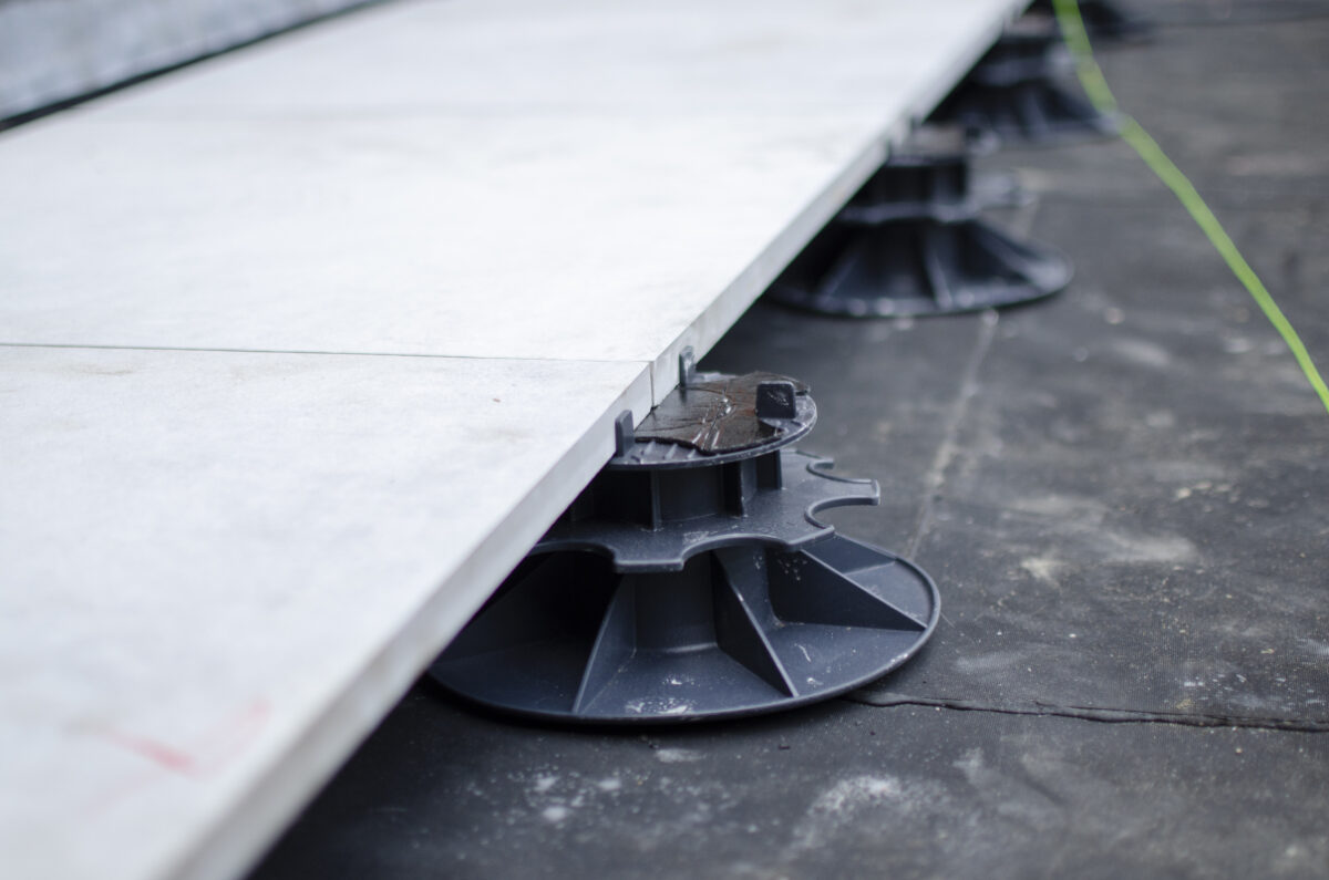 Natuursteen of keramische tegels op je terras? - azuleo